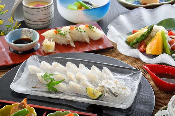 Shimonoseki Shunpanro Introduces Fugu Tasting Kaiseki — A Weekday-Only ...