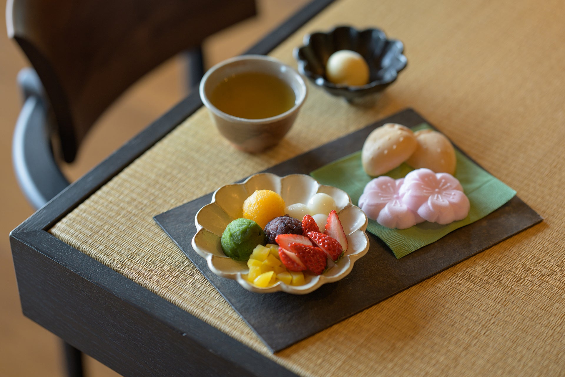 Spring Colors at THE TEA LOUNGE - Hand-Filled Monaka in Nagoya's Sky ...